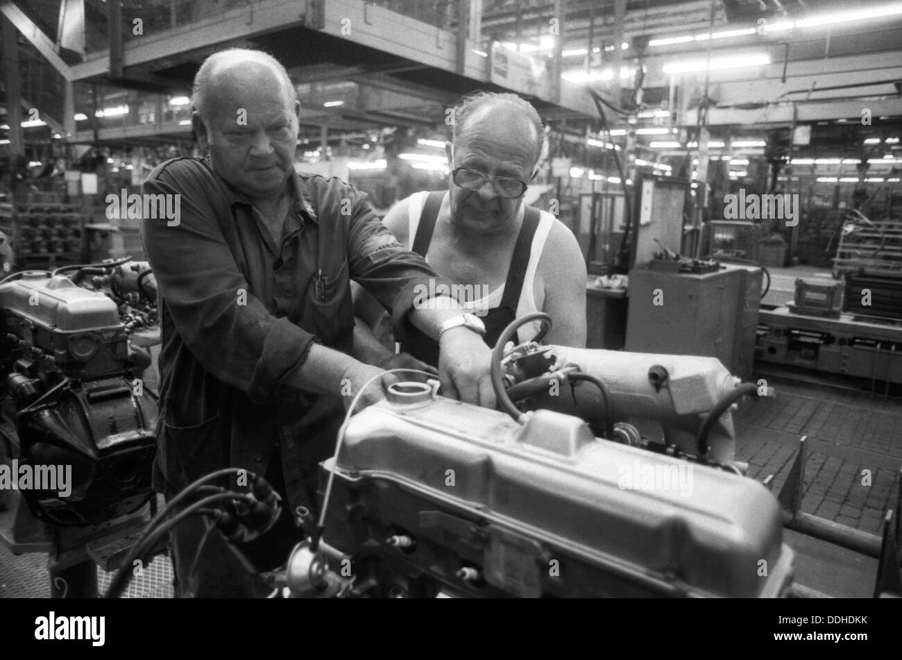 Car production at Opel in Ruesselsheim. Photo: Klaus Rose Stock Photo ...