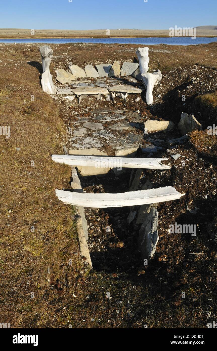 Inuit house whale bones thule culture hi-res stock photography and ...