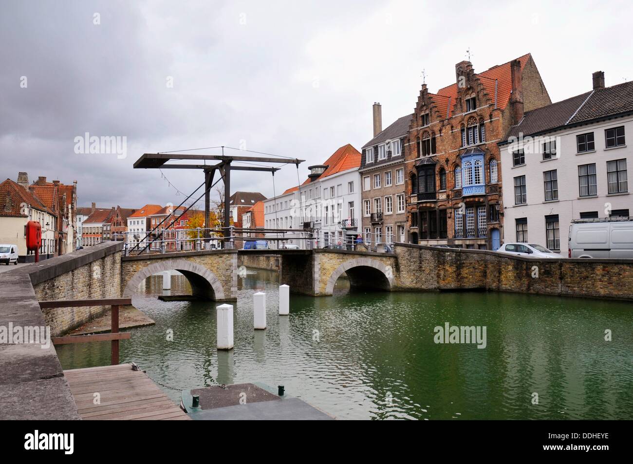 Bruges old drawbridge hi-res stock photography and images - Alamy