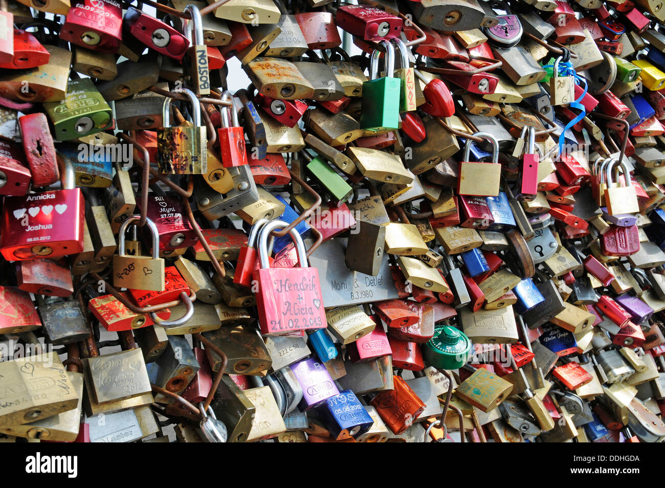 Love locks on Hohenzollern Bridge Stock Photo - Alamy