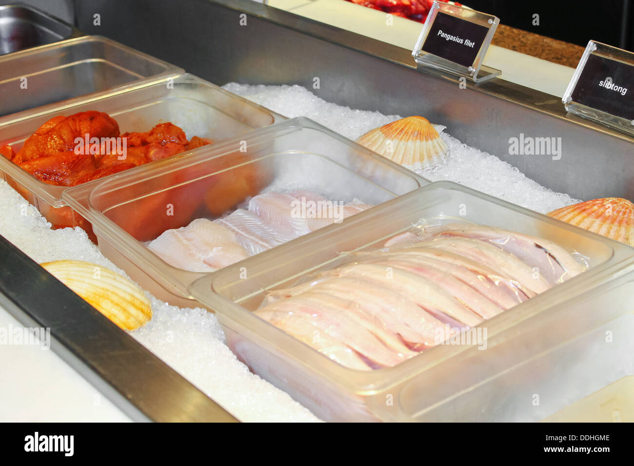 Fresh fish in a restaurant Stock Photo - Alamy