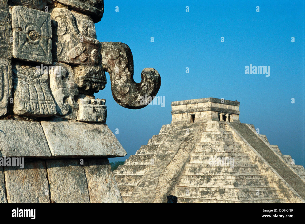 Detail temple warriors chichen itza hi-res stock photography and images ...