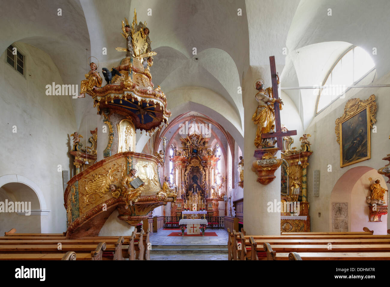 Parish church of St. Leonard Stock Photo - Alamy