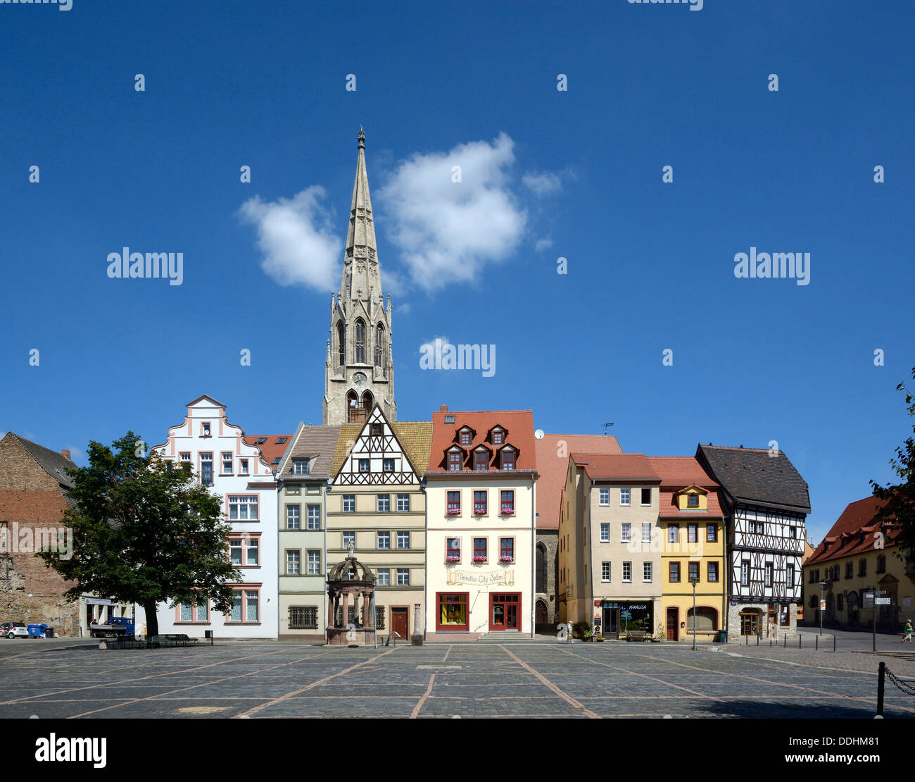 Market square with the town church of St. Maximi Stock Photo - Alamy