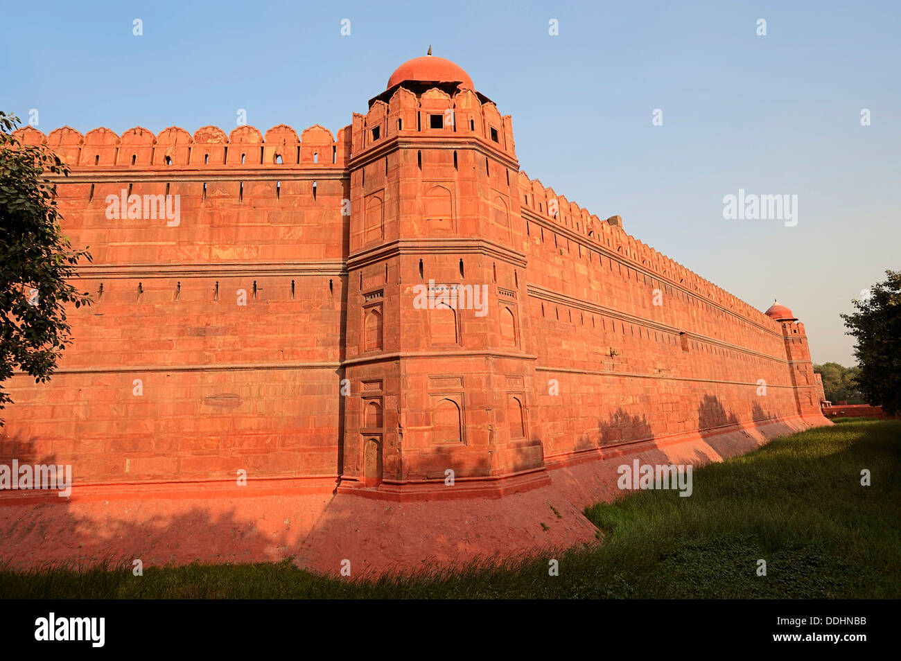 Red Fort, outer wall with a guard tower Stock Photo - Alamy