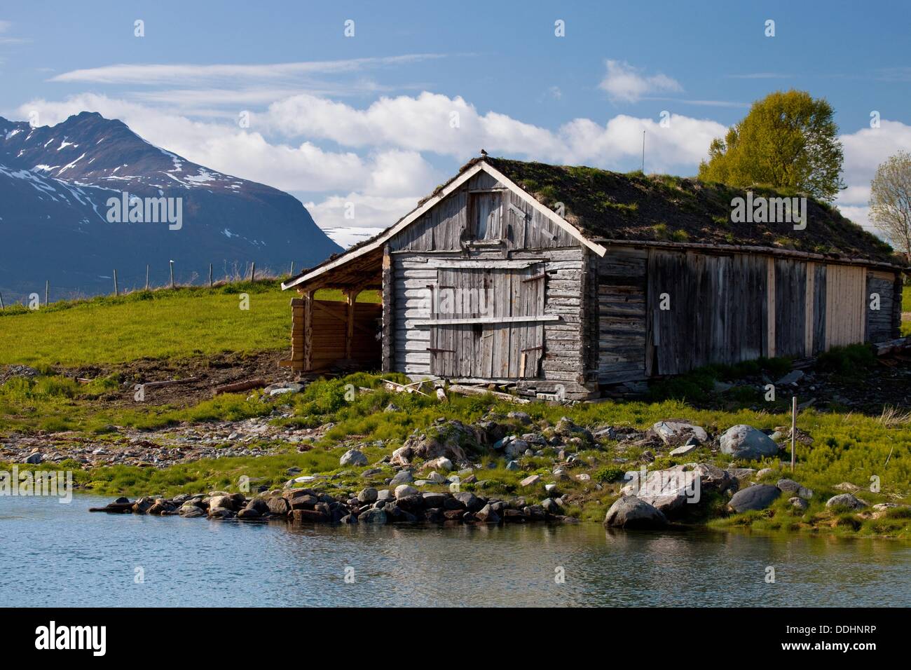 Overlook cabin hi-res stock photography and images - Alamy