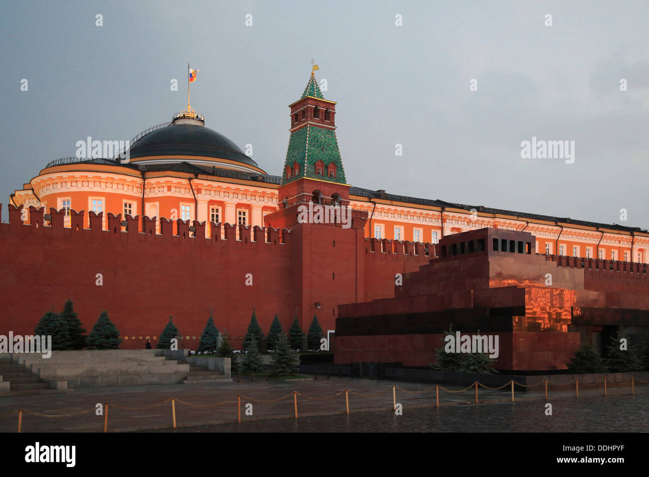 Kremlin, Senate Tower and Lenin's Mausoleum, Red Square or Krasnaya ...