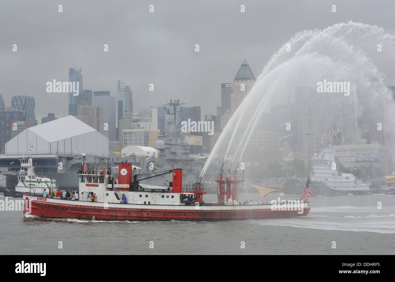 Fireboat new york hi-res stock photography and images - Alamy