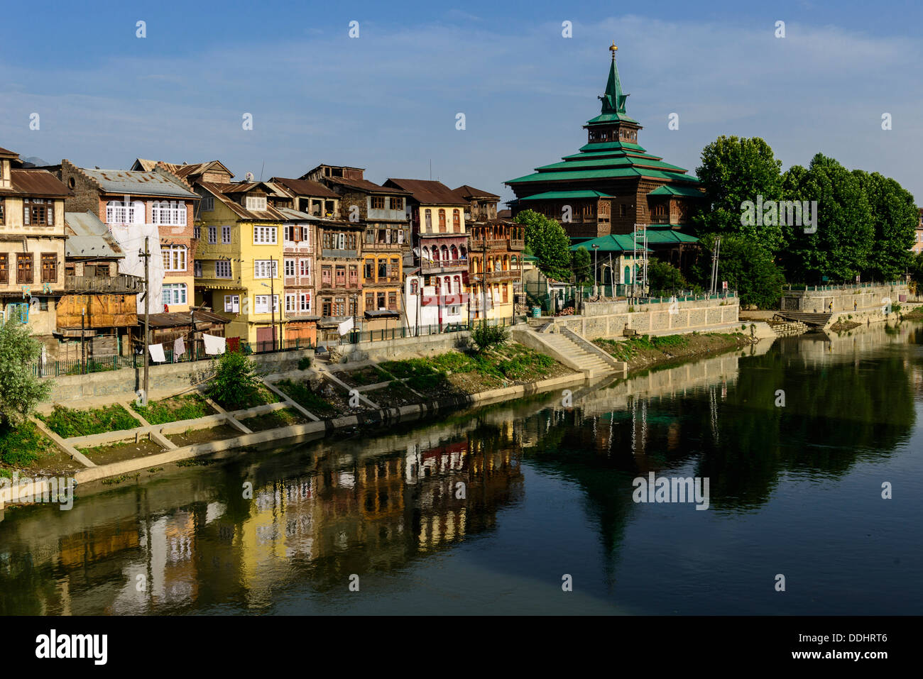 Historic houses and the Shah Hamdan Mosque or Khanqah Mosque of Shah ...