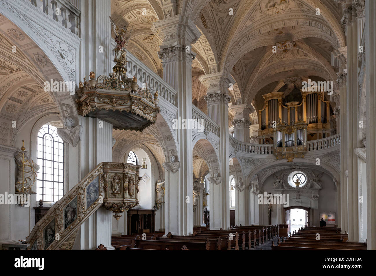 Early baroque style hi-res stock photography and images - Alamy