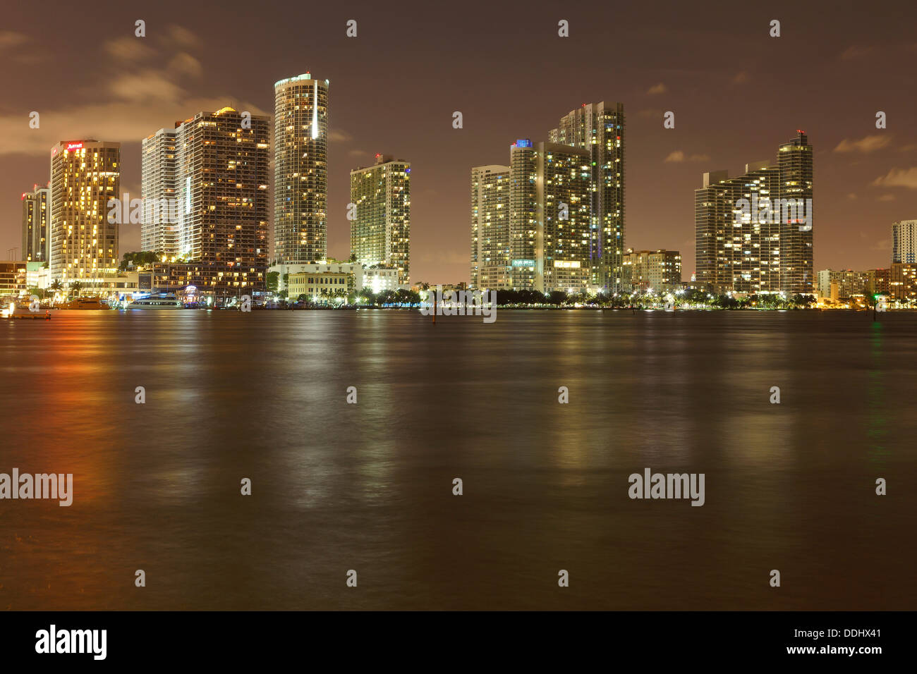 Miami skyline sunset night lights hi-res stock photography and images ...