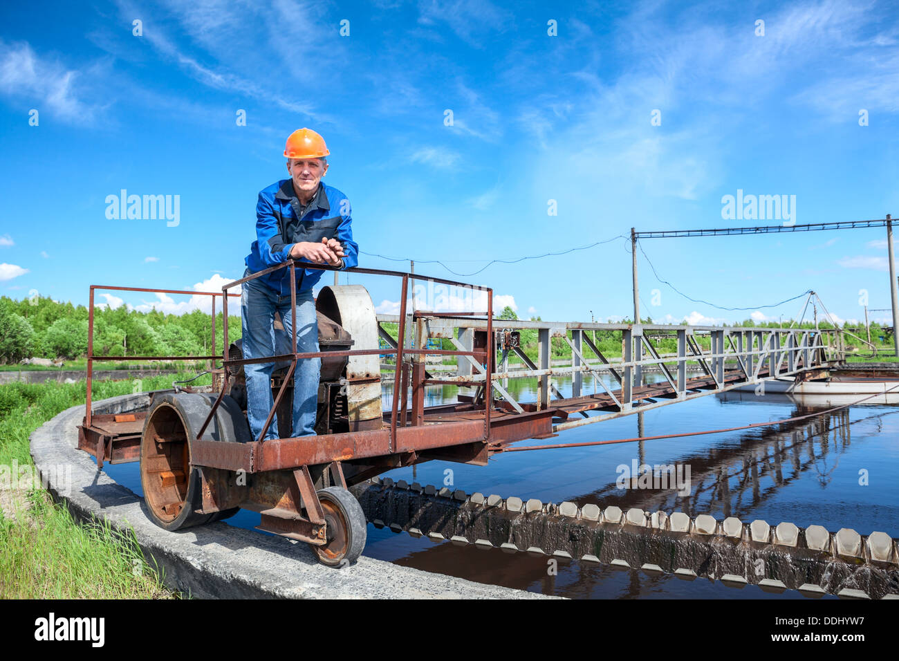 Senior engineering hi-res stock photography and images - Alamy