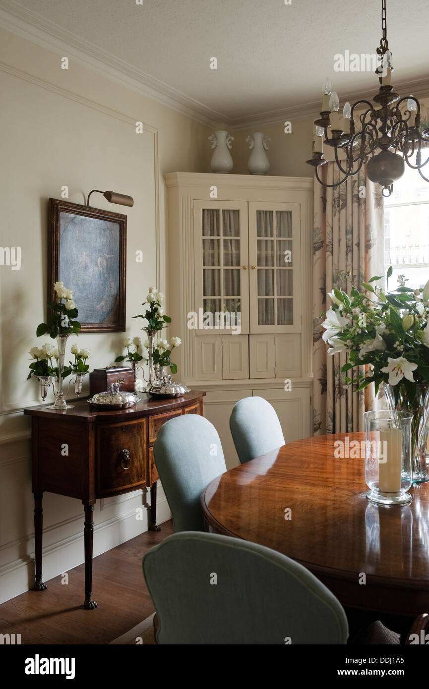 Antique sideboard table hi-res stock photography and images - Alamy