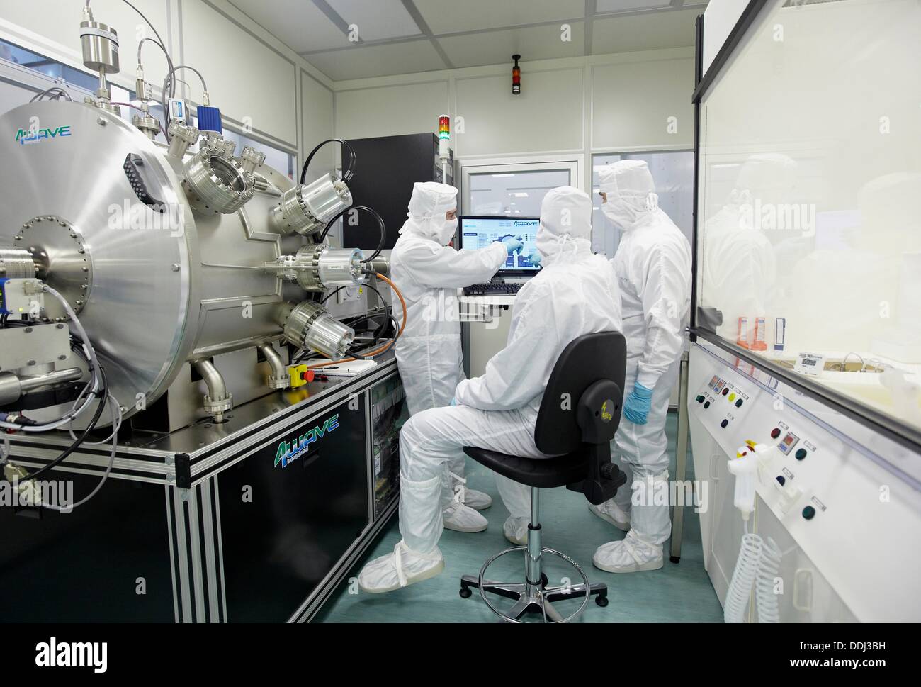 Sputter sputtering hi-res stock photography and images - Alamy