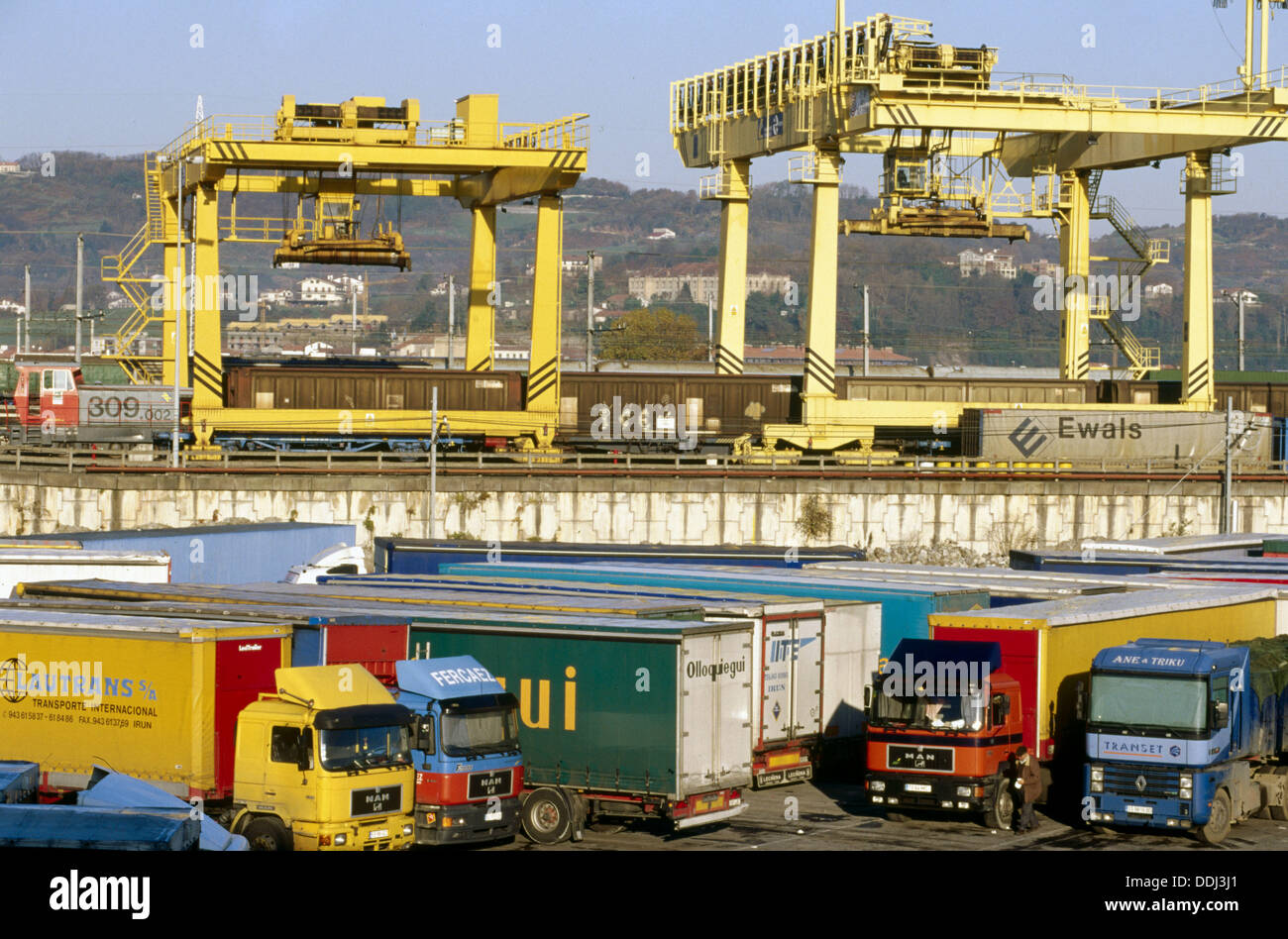 Spanish french border hi-res stock photography and images - Alamy