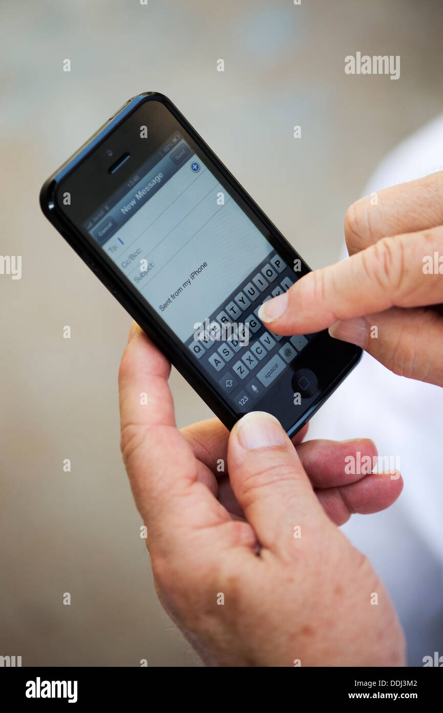 Write an email hi-res stock photography and images - Alamy