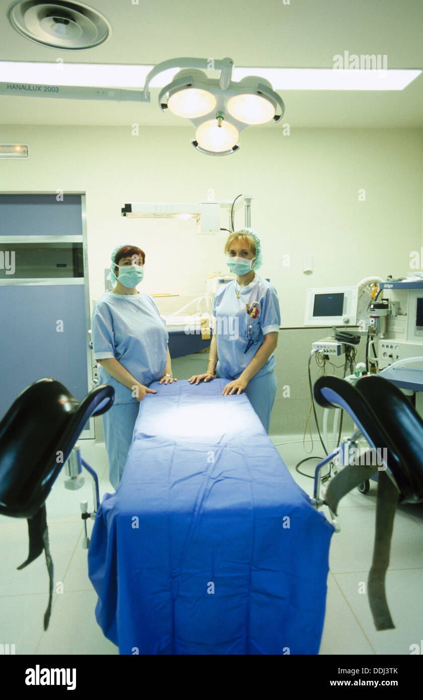 Nurses hospital delivery room hi-res stock photography and images - Alamy