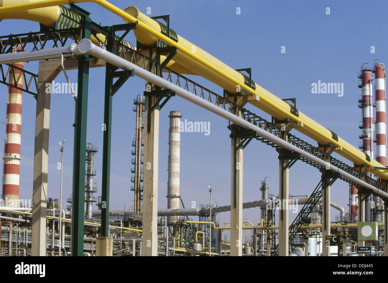 Repsol tarragona refinery hi-res stock photography and images - Alamy