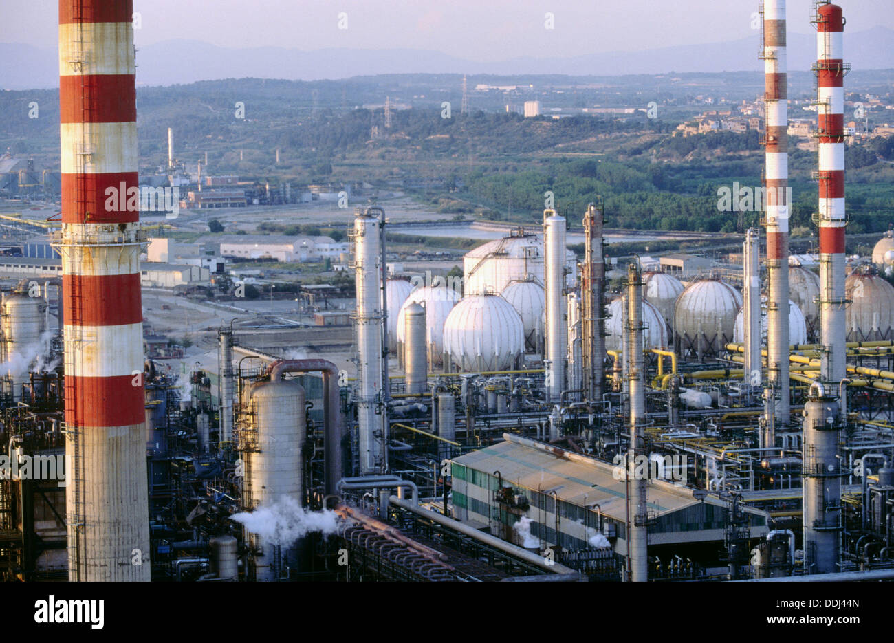 Repsol tarragona refinery hi-res stock photography and images - Alamy