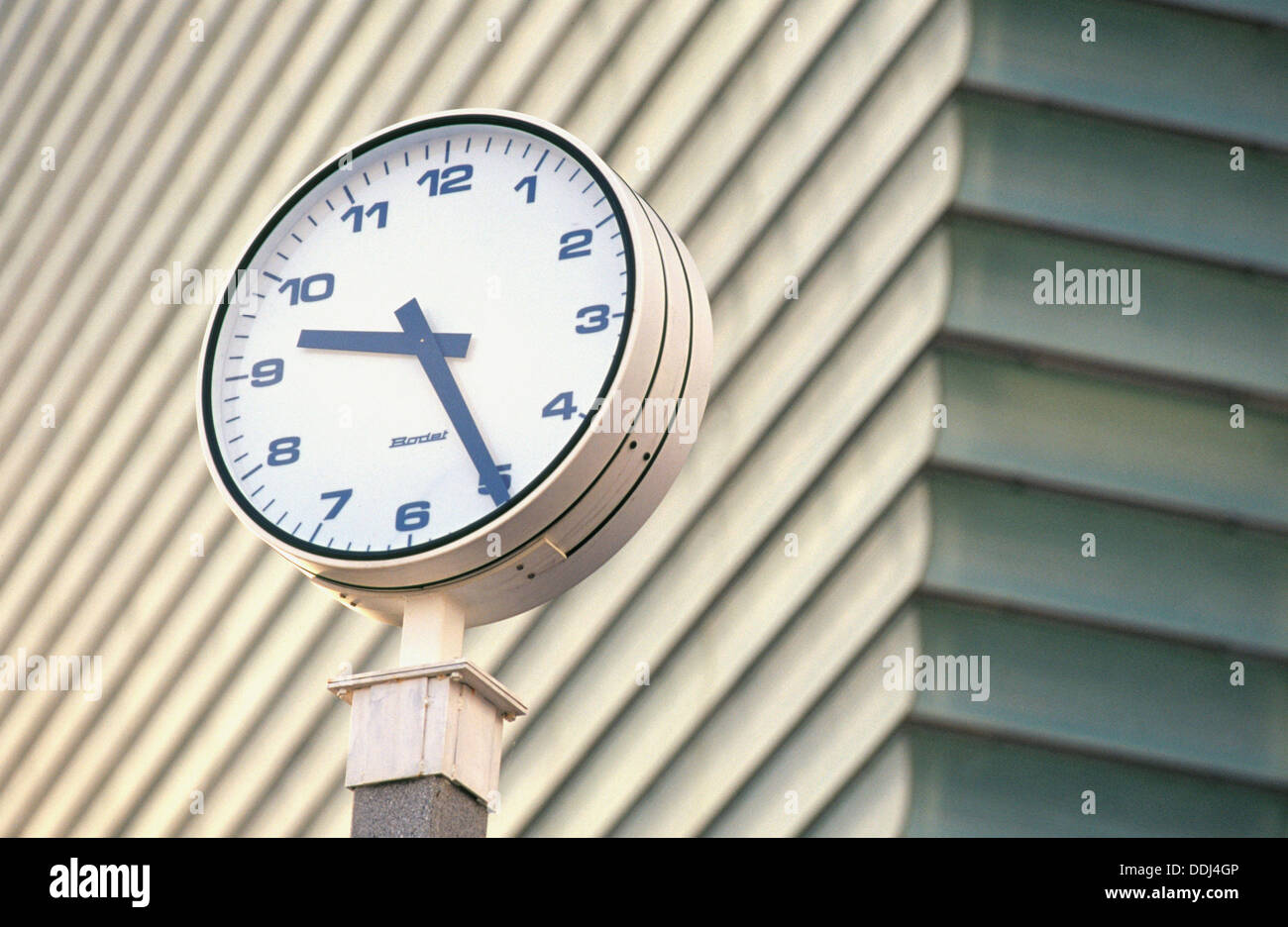 Clocking In Clock High Resolution Stock Photography and Images - Alamy