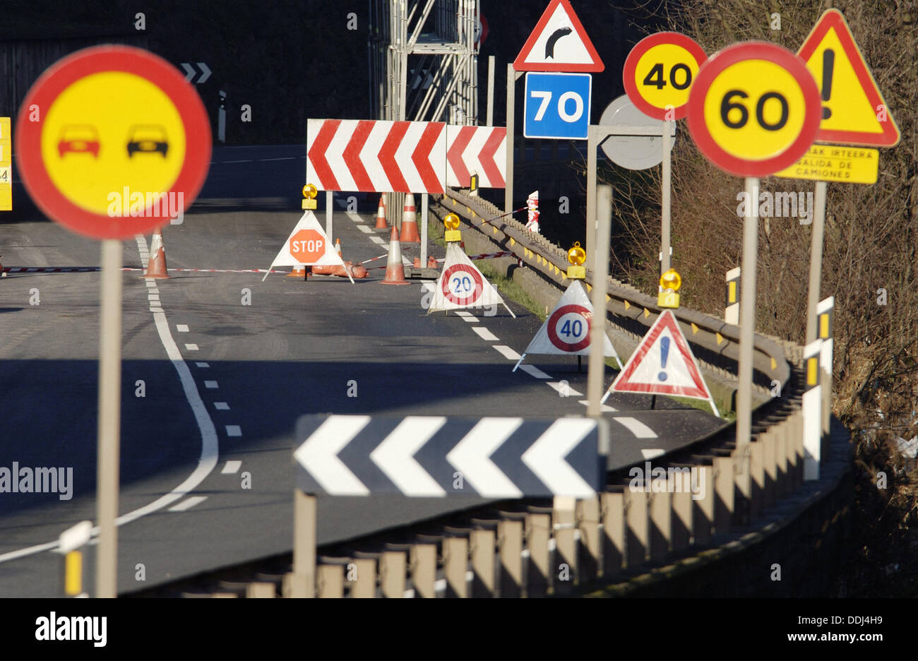 Temporary speed limit sign hi-res stock photography and images - Alamy