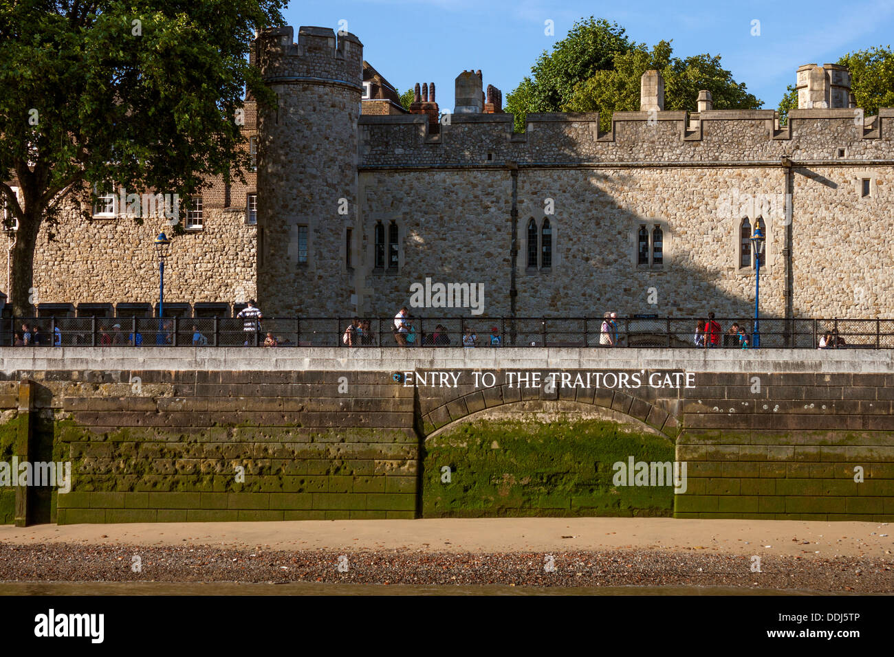 Tower of london traitors gate hi-res stock photography and images - Alamy