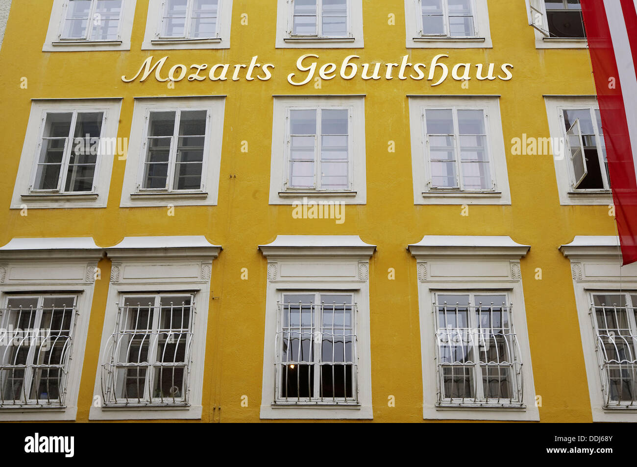 Mozart house salzburg hi-res stock photography and images - Alamy