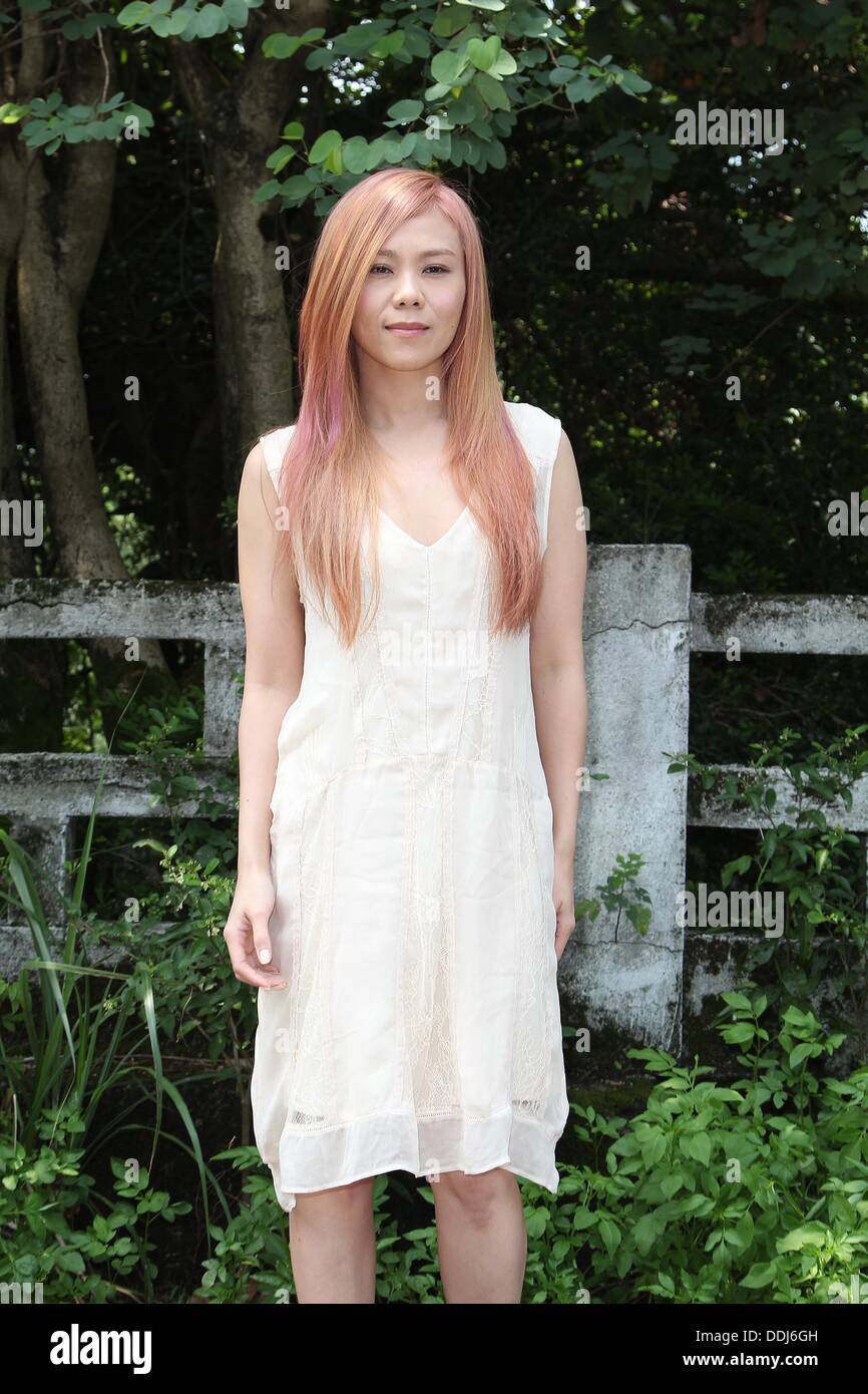 Singer tanya mv new song hi-res stock photography and images - Alamy