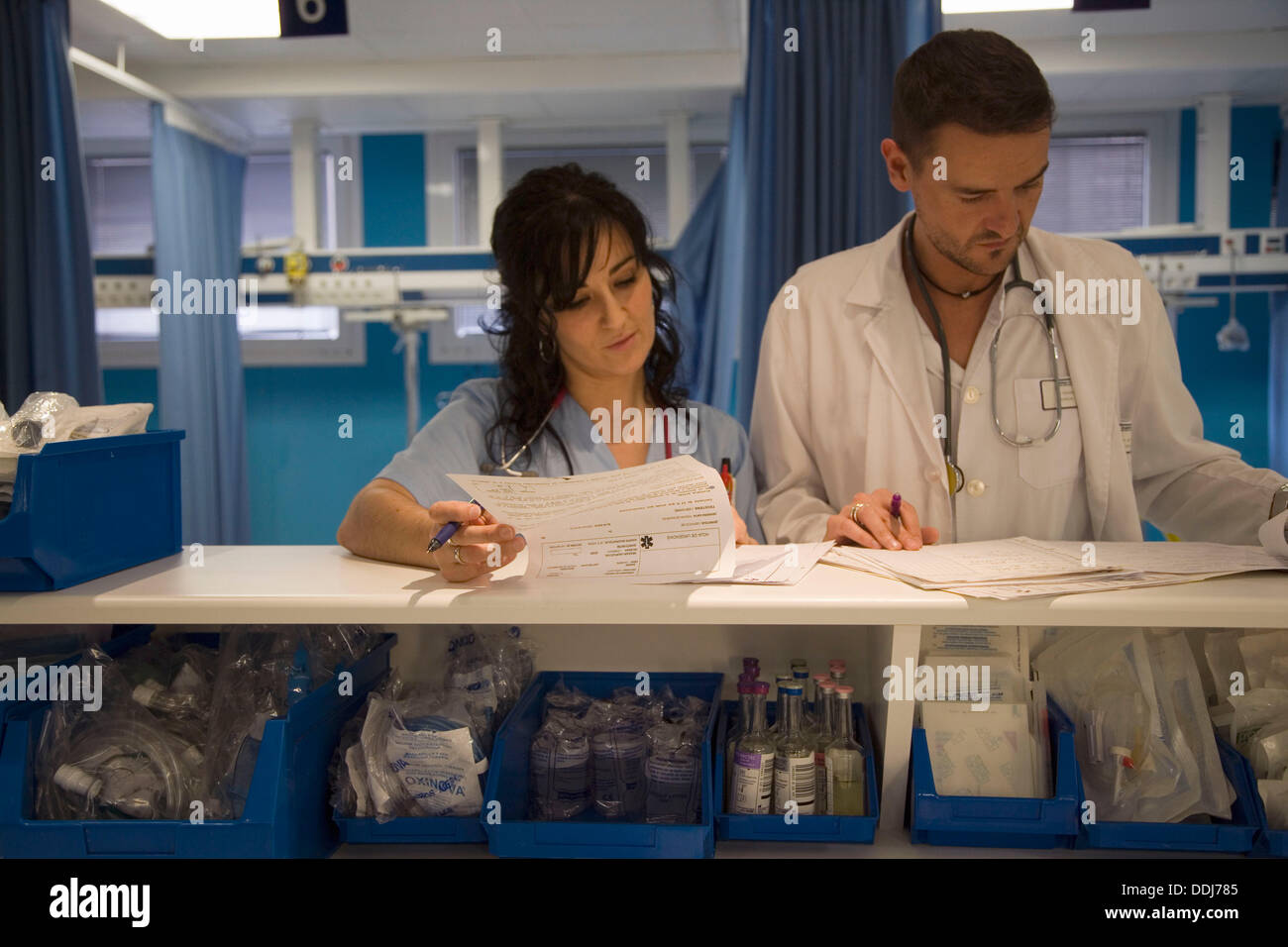 Inside reception desk hi-res stock photography and images - Alamy