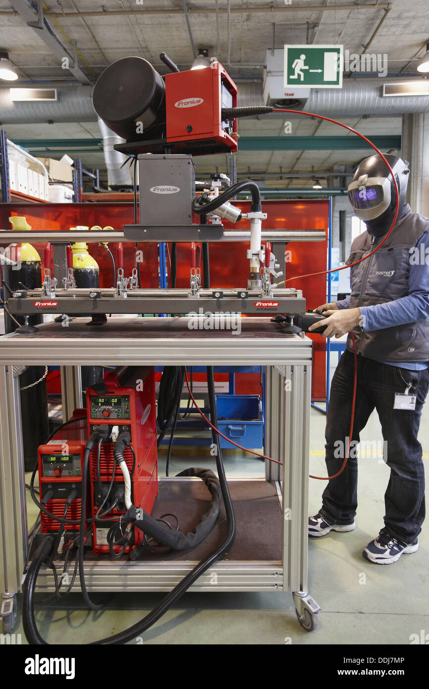 Rofin-Sinar laser welding equipment, Transport Unit. Fundación Inasmet ...