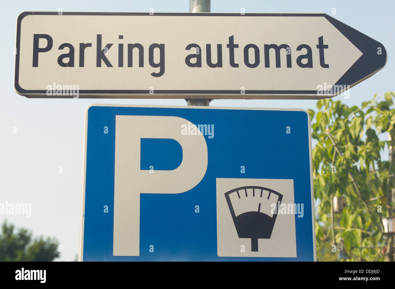 Car parking and clock hi-res stock photography and images - Alamy