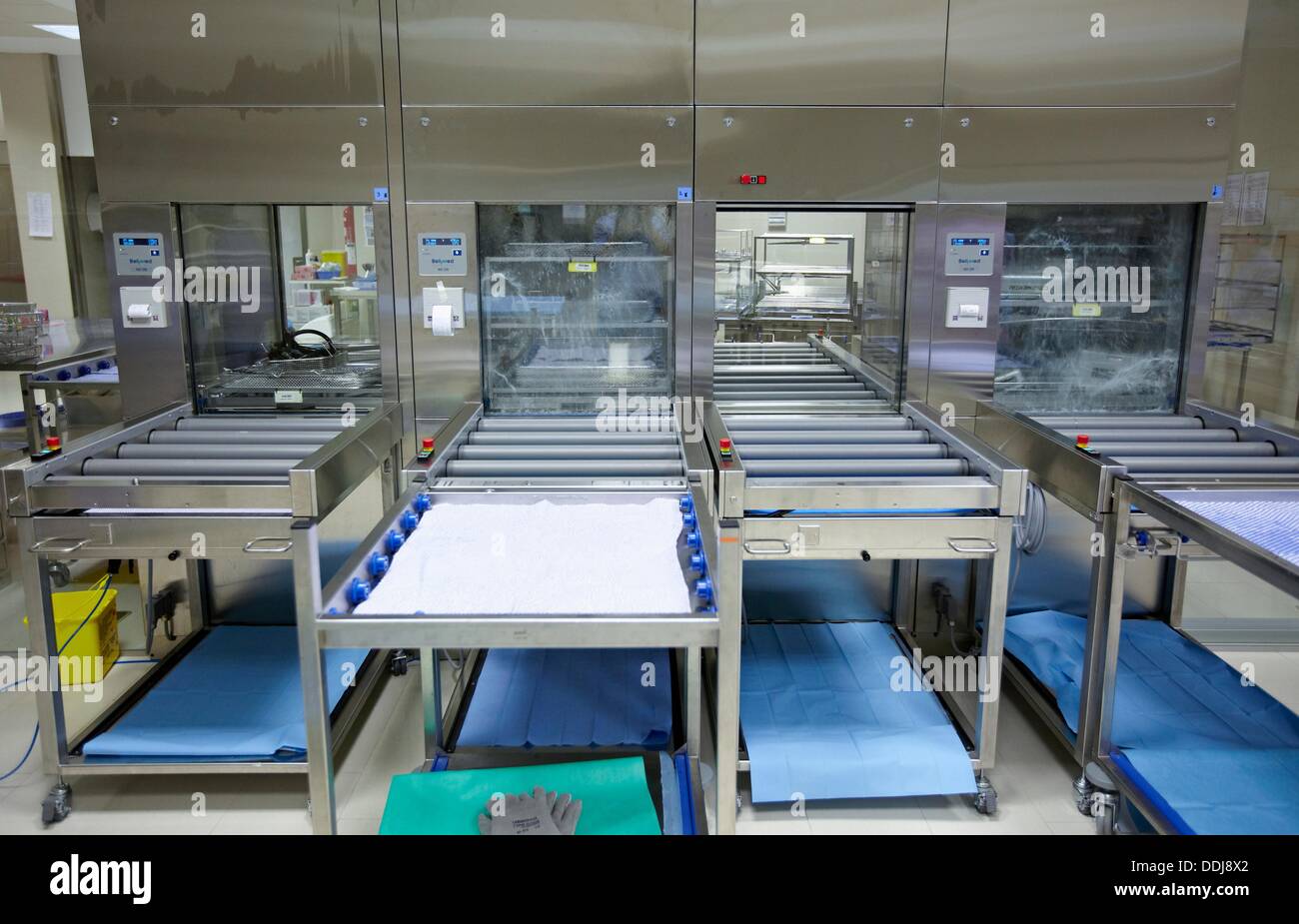 Cleaning surgical instruments sterilization hospital hi-res stock ...