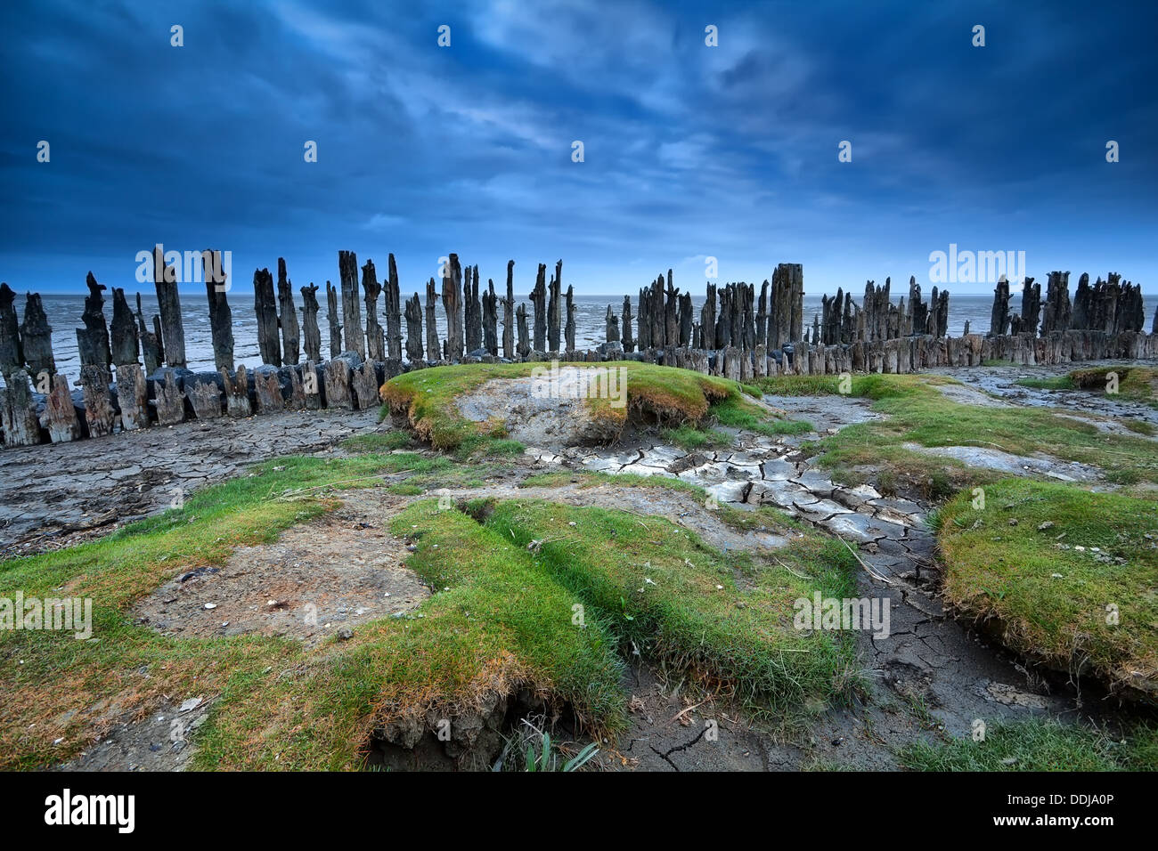 Dike shape hi-res stock photography and images - Alamy