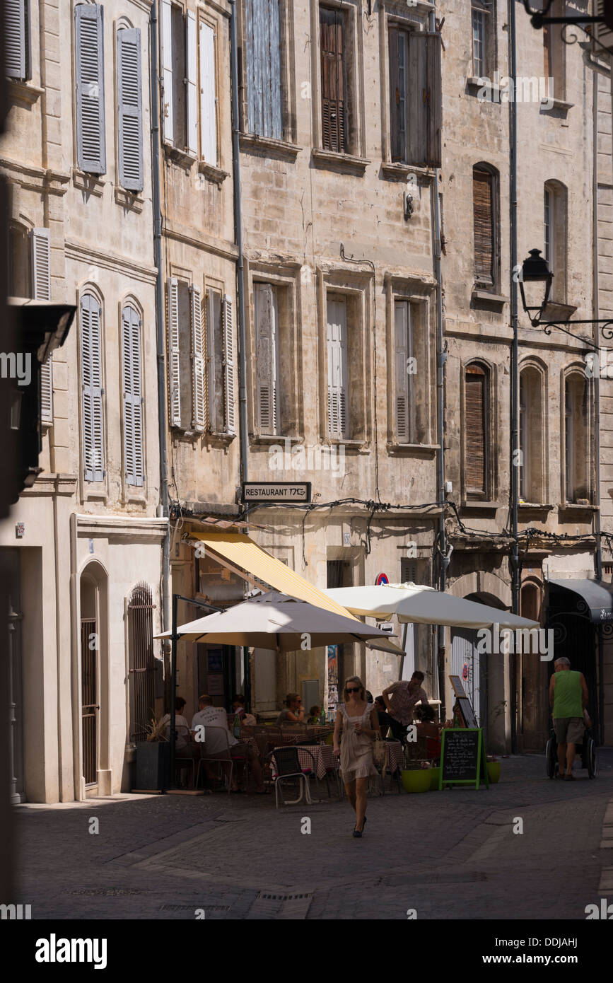Narrow street in avignon hi-res stock photography and images - Alamy