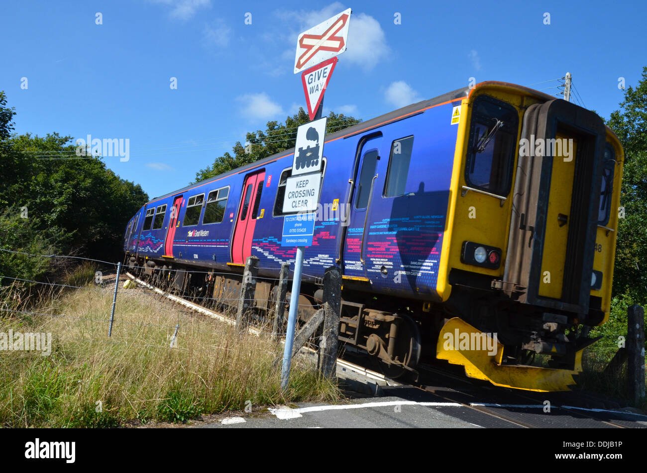 Dmu train hi-res stock photography and images - Alamy