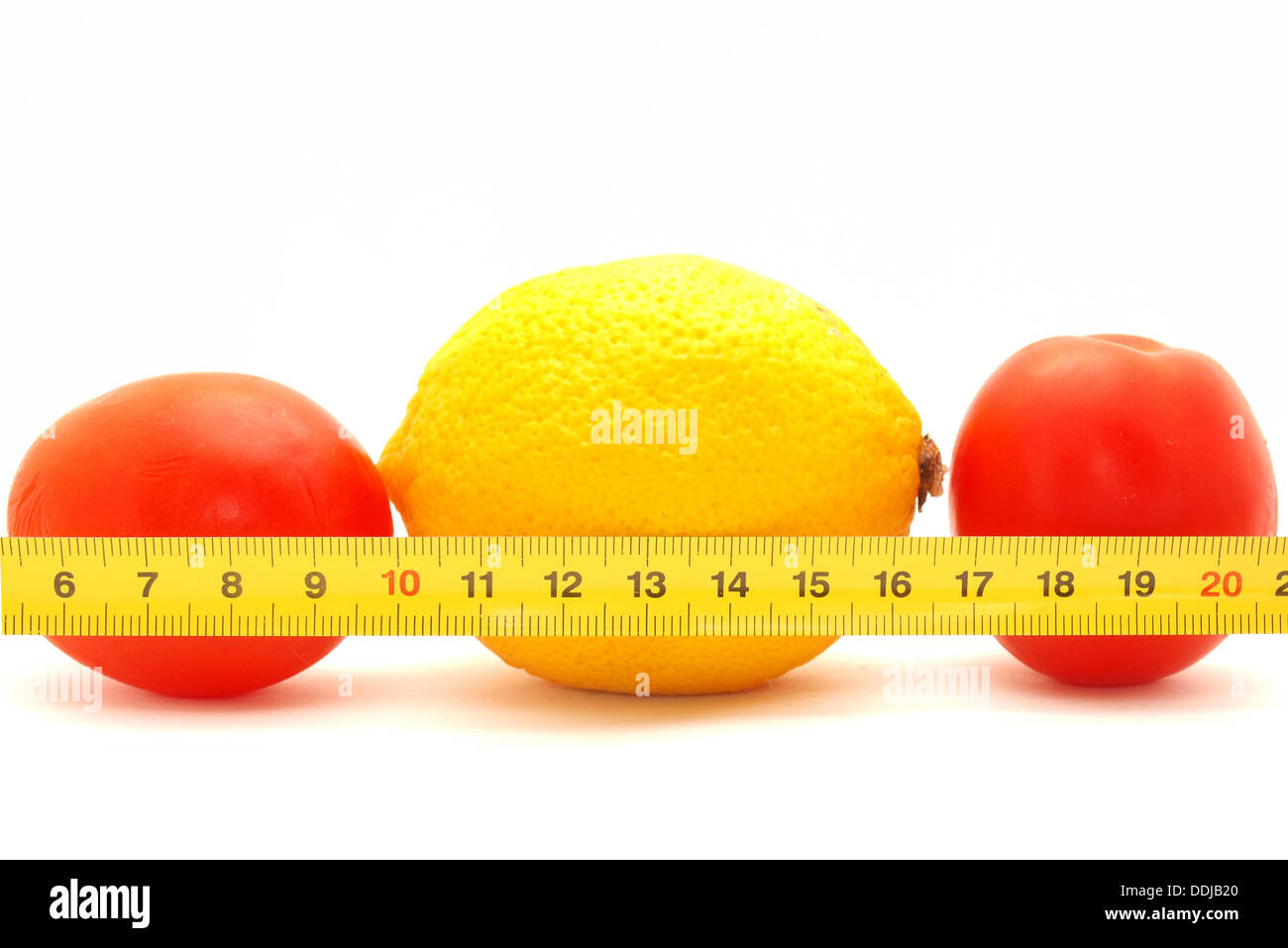 Lemon and ruler hi-res stock photography and images - Alamy