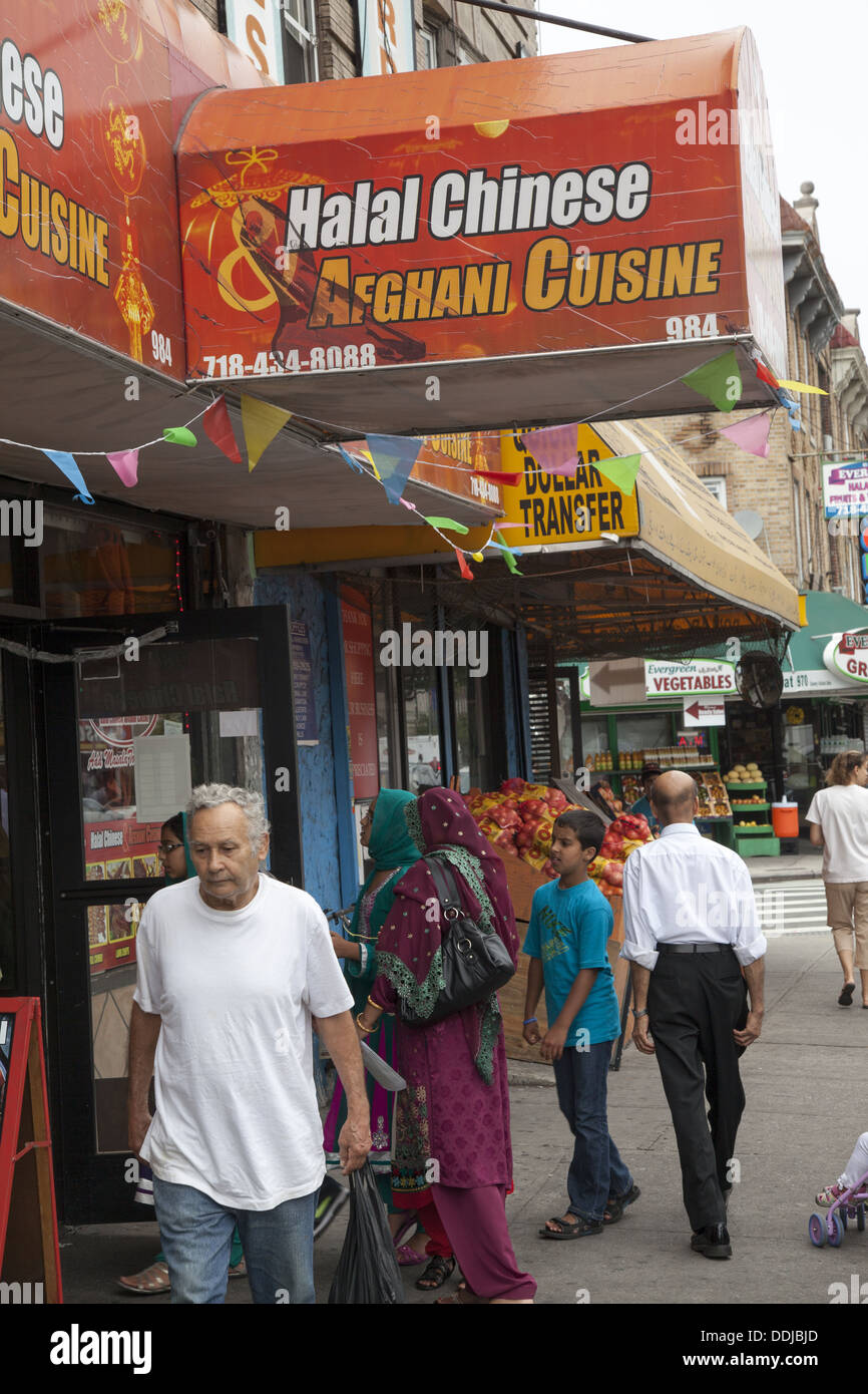 Pakistani immigrant neighborhood during Pakistan Independence ...