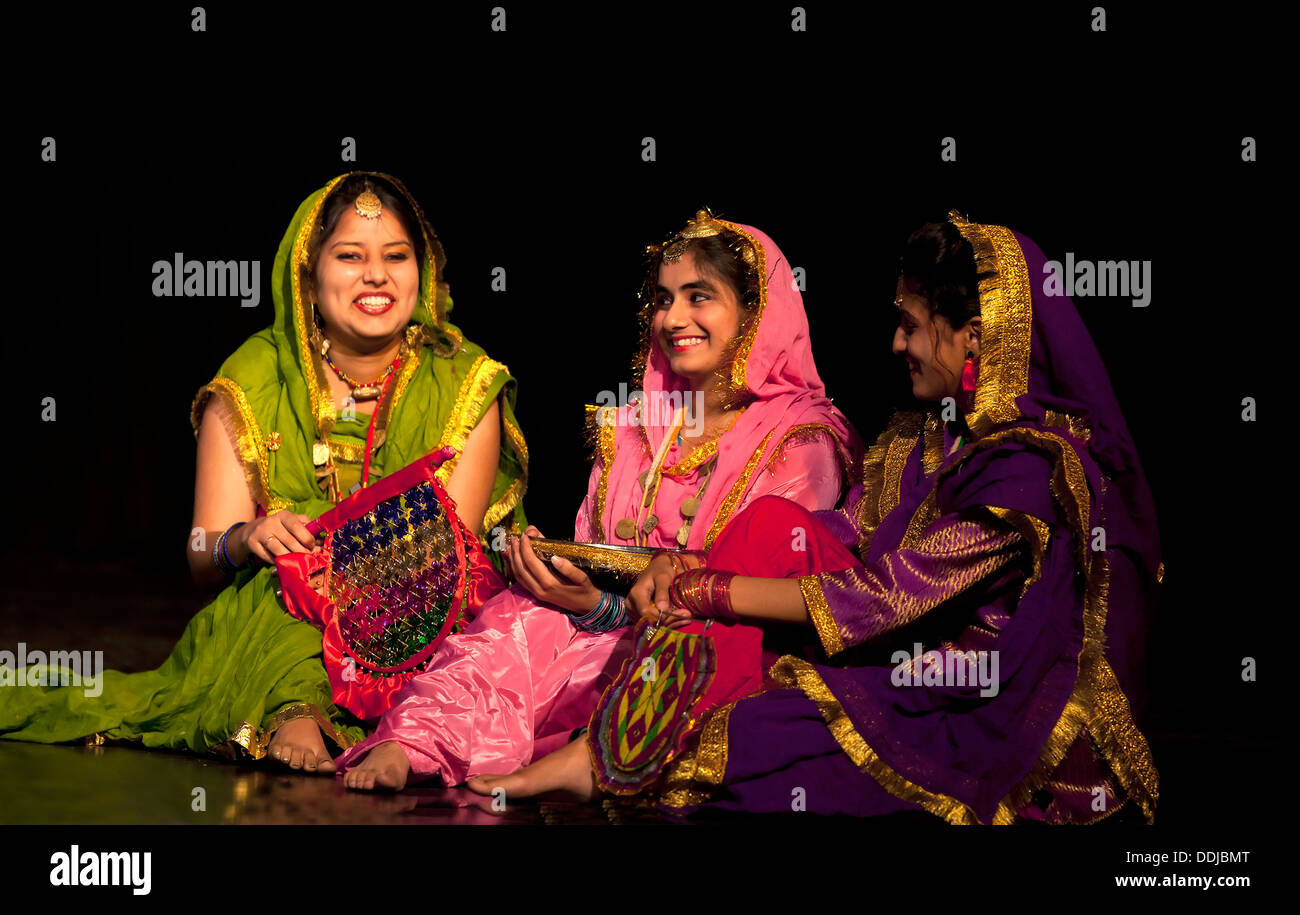 Bhangra folk dance hi-res stock photography and images - Alamy