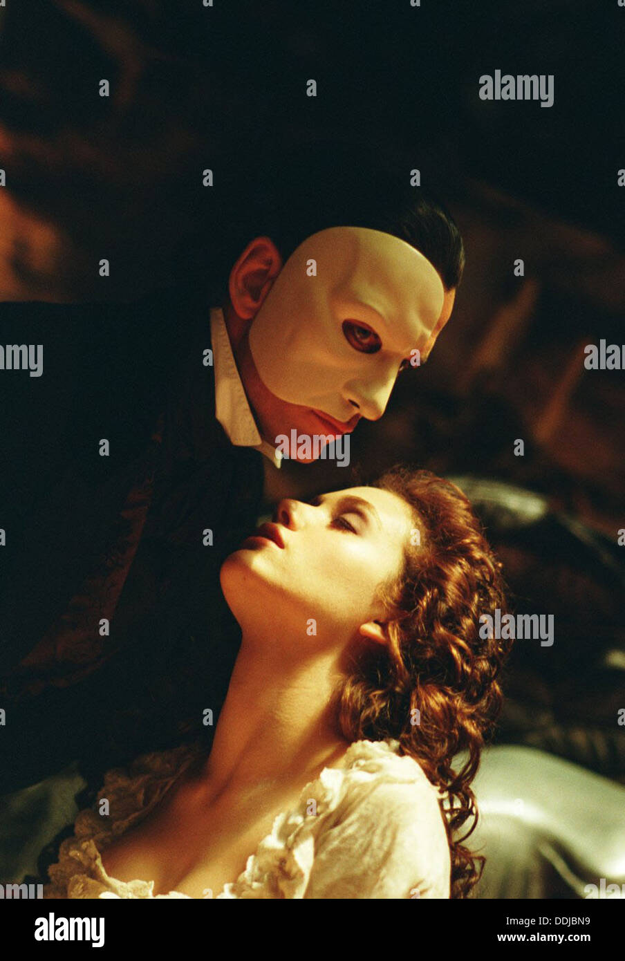 Emmy rossum phantom opera 2004 hi-res stock photography and images - Alamy