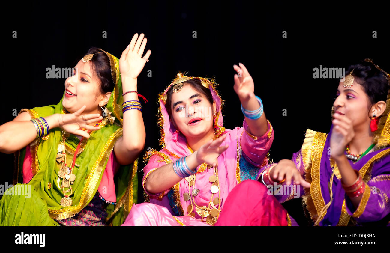Punjabi dance hi-res stock photography and images - Alamy