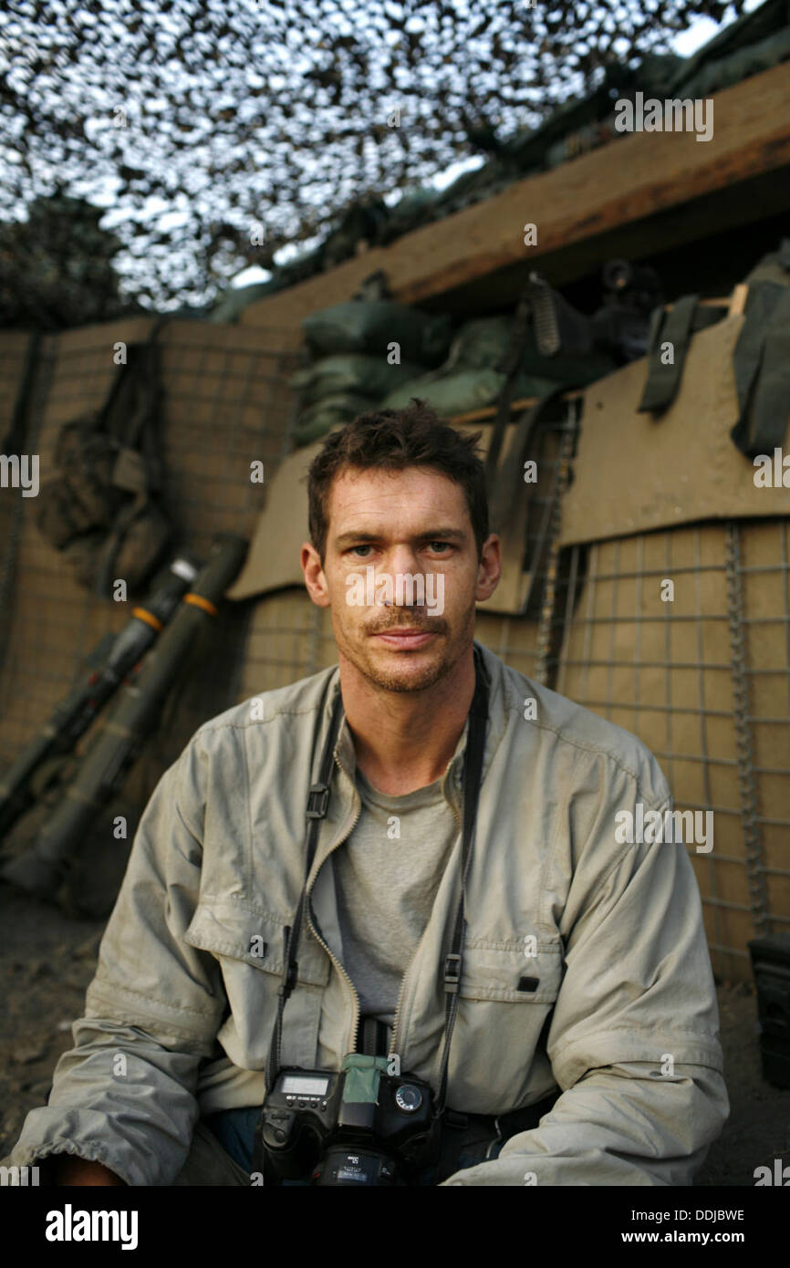 Tim hetherington hi-res stock photography and images - Alamy