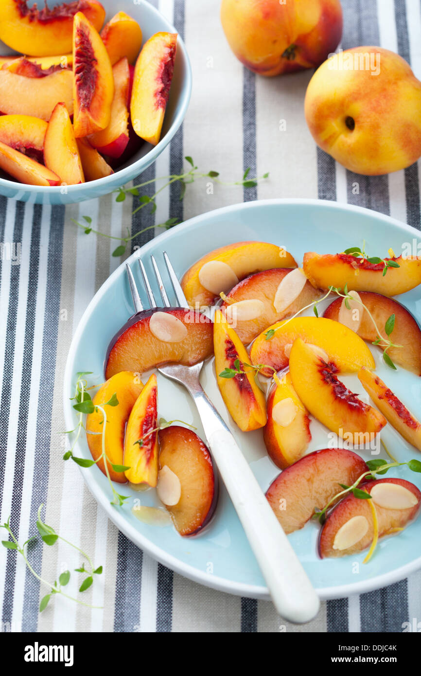 Nectarines with leaf hi-res stock photography and images - Alamy