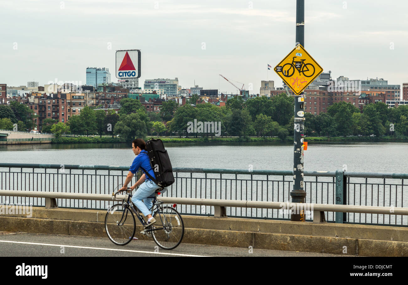 Boston charles river cycle hi-res stock photography and images - Alamy
