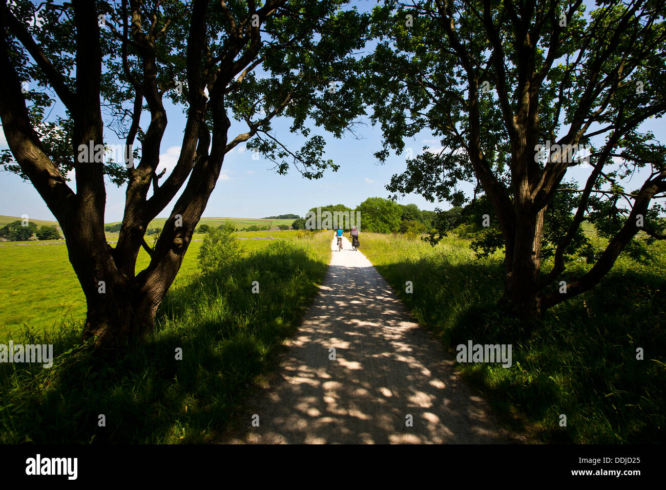 The Tissington Bike Cycle Trail in Derbyshire that runs from Ashbourne ...