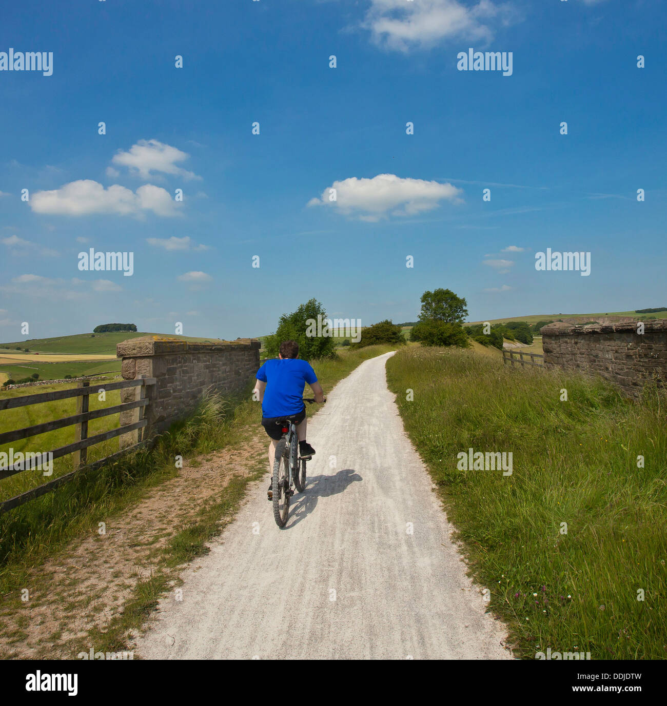 The Tissington Bike Cycle Trail in Derbyshire that runs from Ashbourne ...