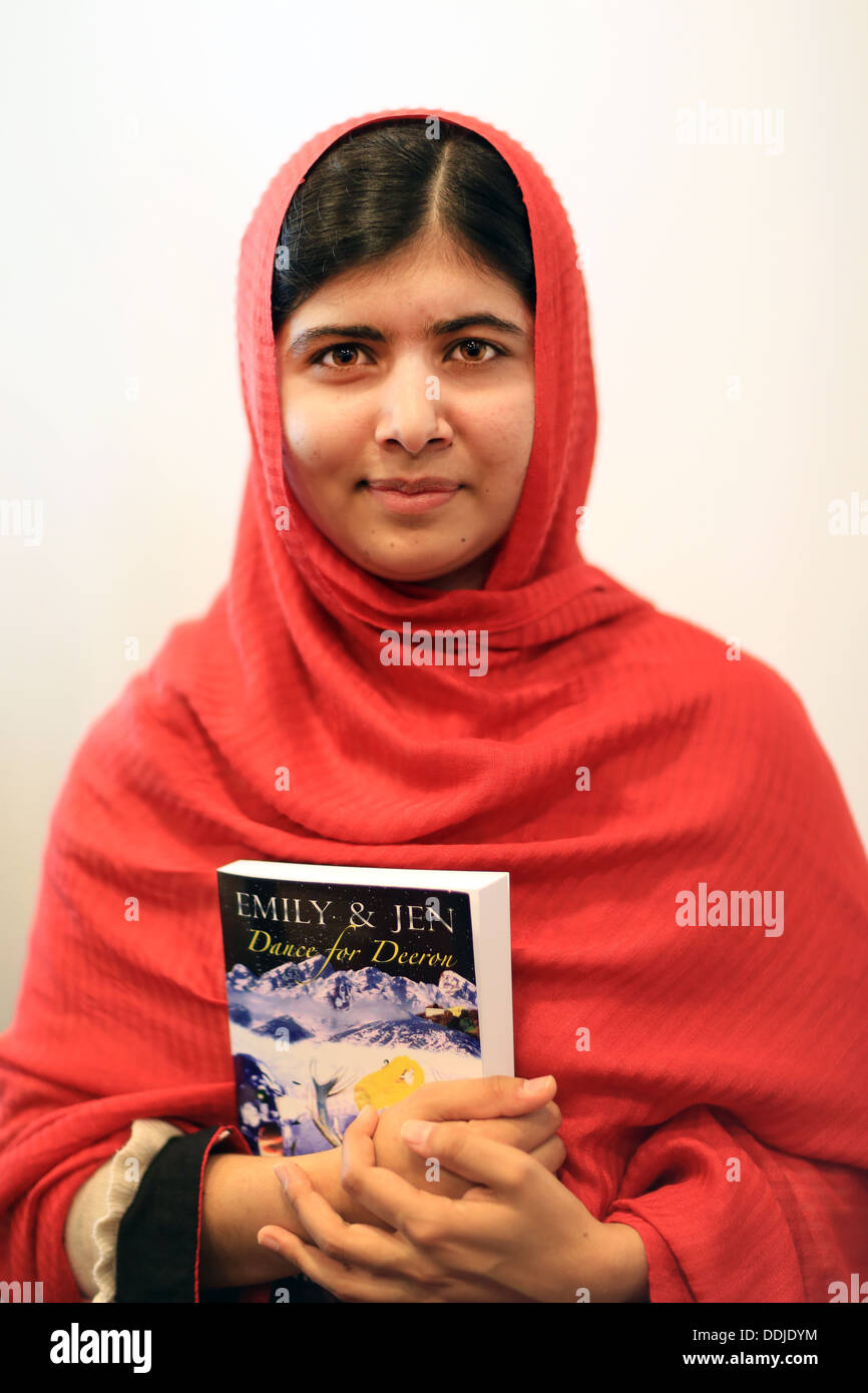 Malala yousafzai hi-res stock photography and images - Alamy