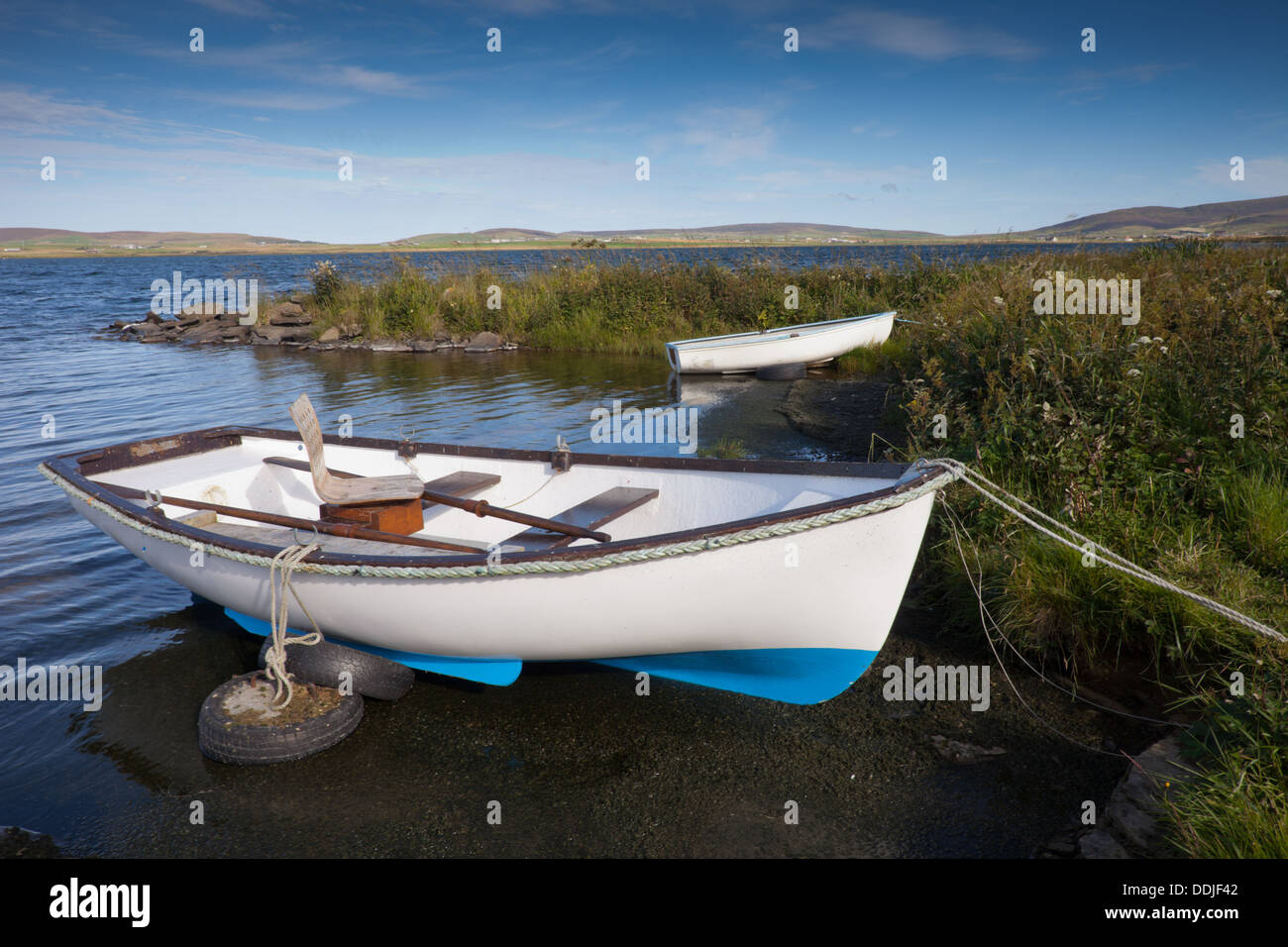 Loch with boats hi-res stock photography and images - Alamy