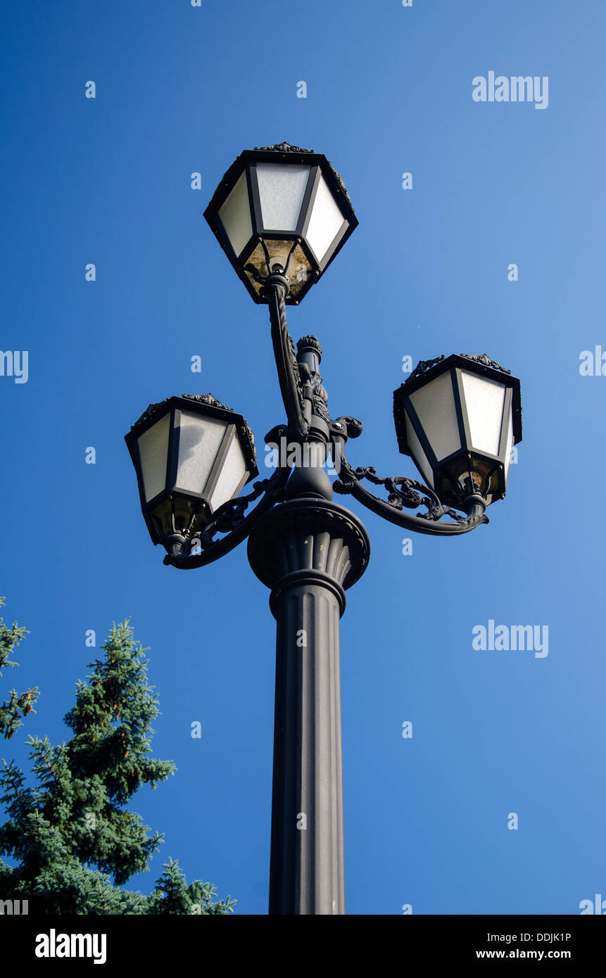 Old streetlight hi-res stock photography and images - Alamy