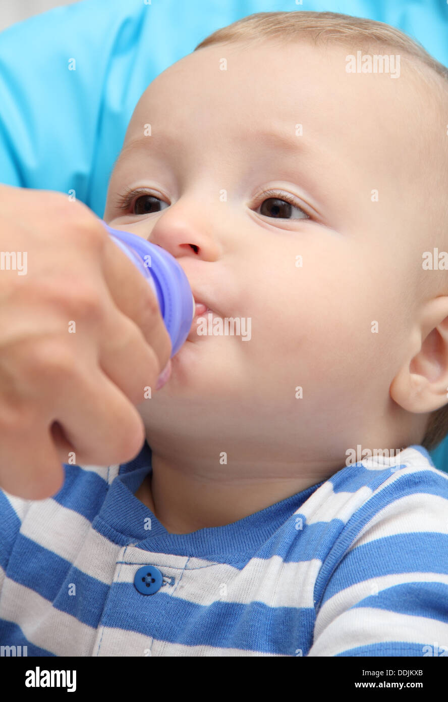 Baby milk mother hi-res stock photography and images - Alamy