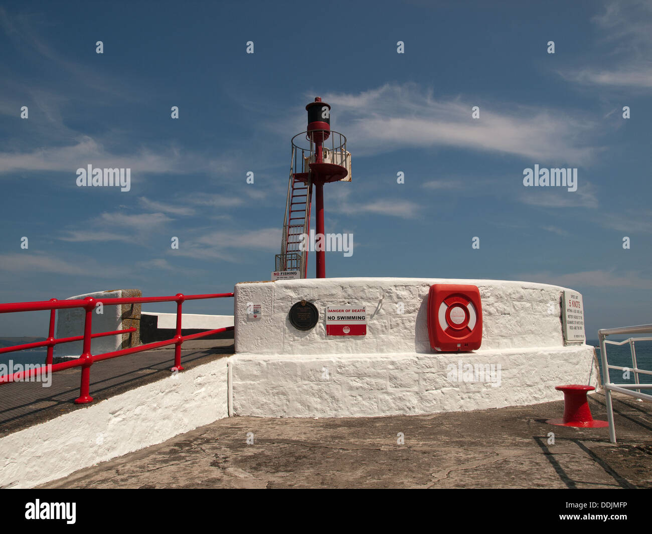 Banjo pier Looe Cornwall England UK Stock Photo - Alamy